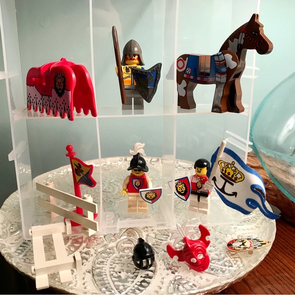 Lego | Toys | Vintage Lego Minifigures Knight Horses Masks Flags Fence ...